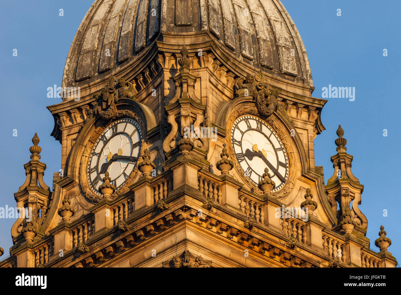 England, Yorkshire, Leeds, Leeds Town Hall, The Town Hall Clock Stock ...