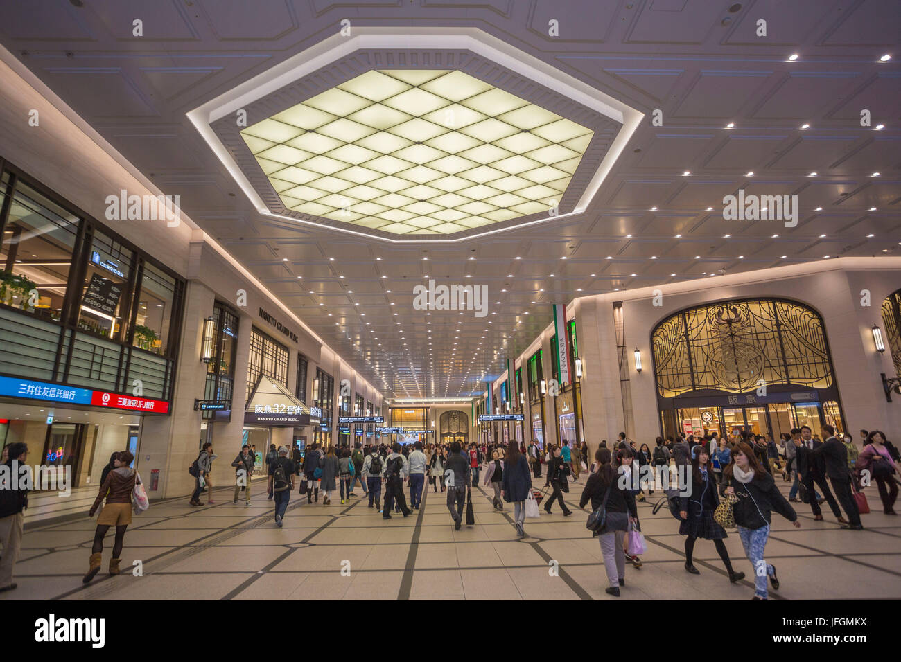 Umeda underground hi-res stock photography and images - Alamy