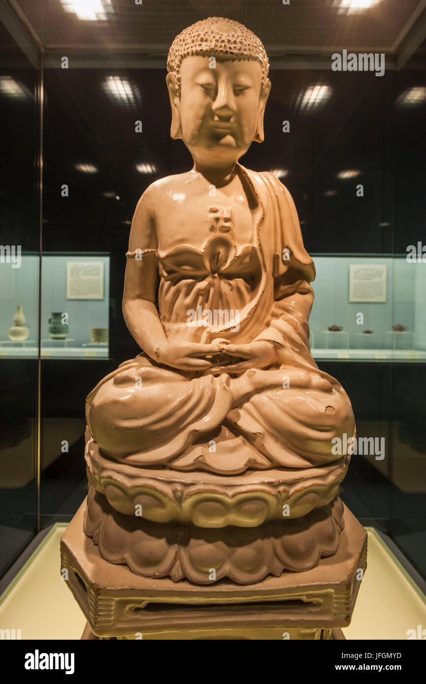 Ming dynasty pottery hi-res stock photography and images - Alamy