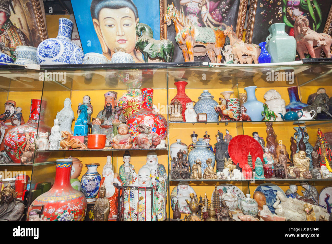 China, Shanghai, Yuyuan Garden, Antique Shop Display Stock Photo - Alamy