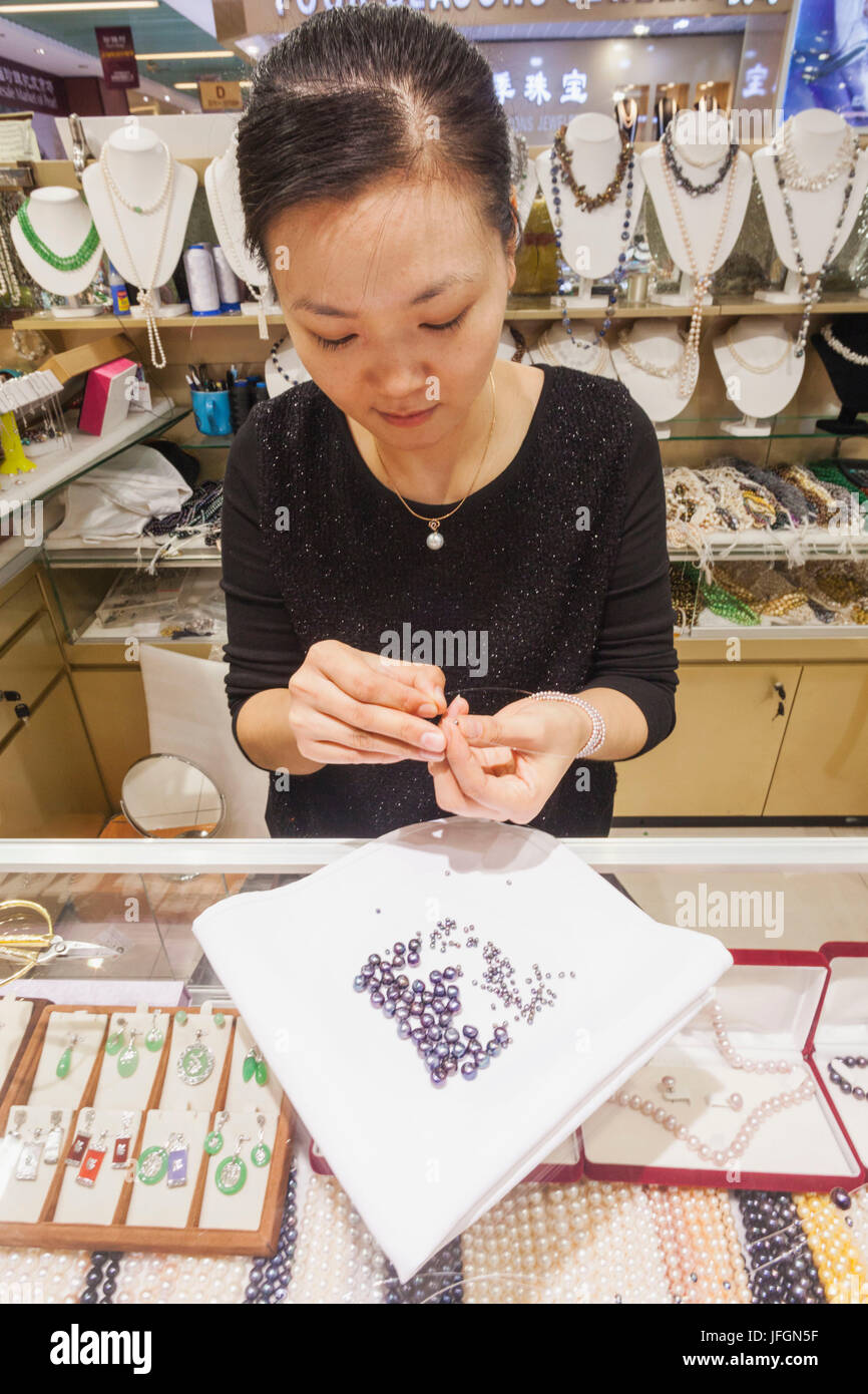 Pearl shops hi-res stock photography and images - Alamy