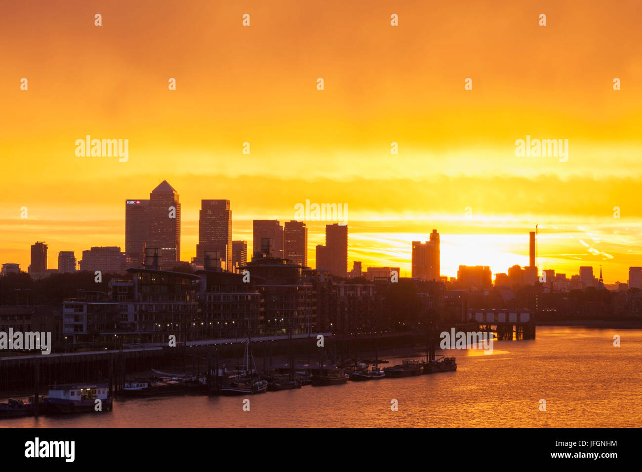 Canary wharf sunrise london hi-res stock photography and images - Alamy