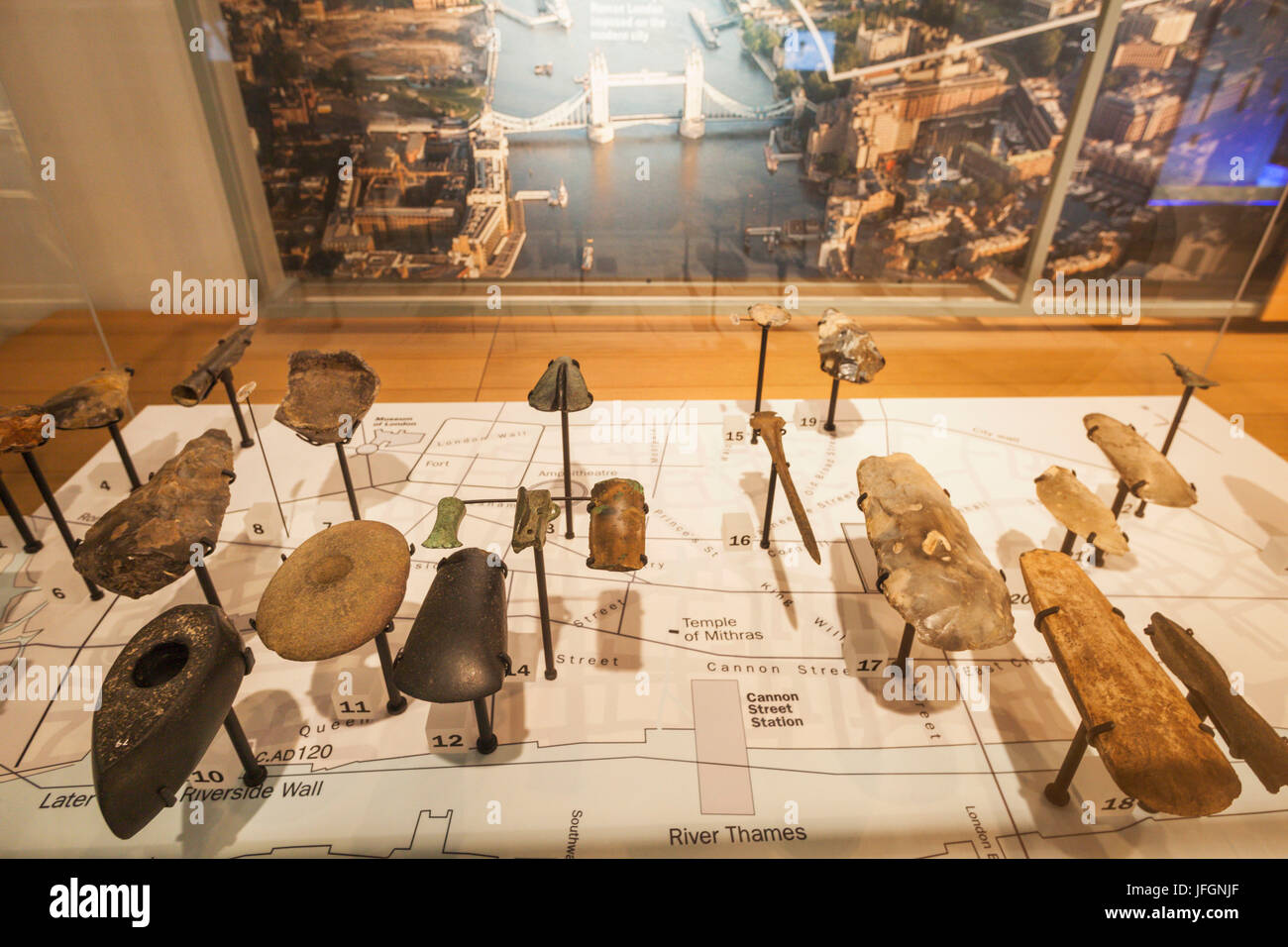 Flint tools hi-res stock photography and images - Alamy