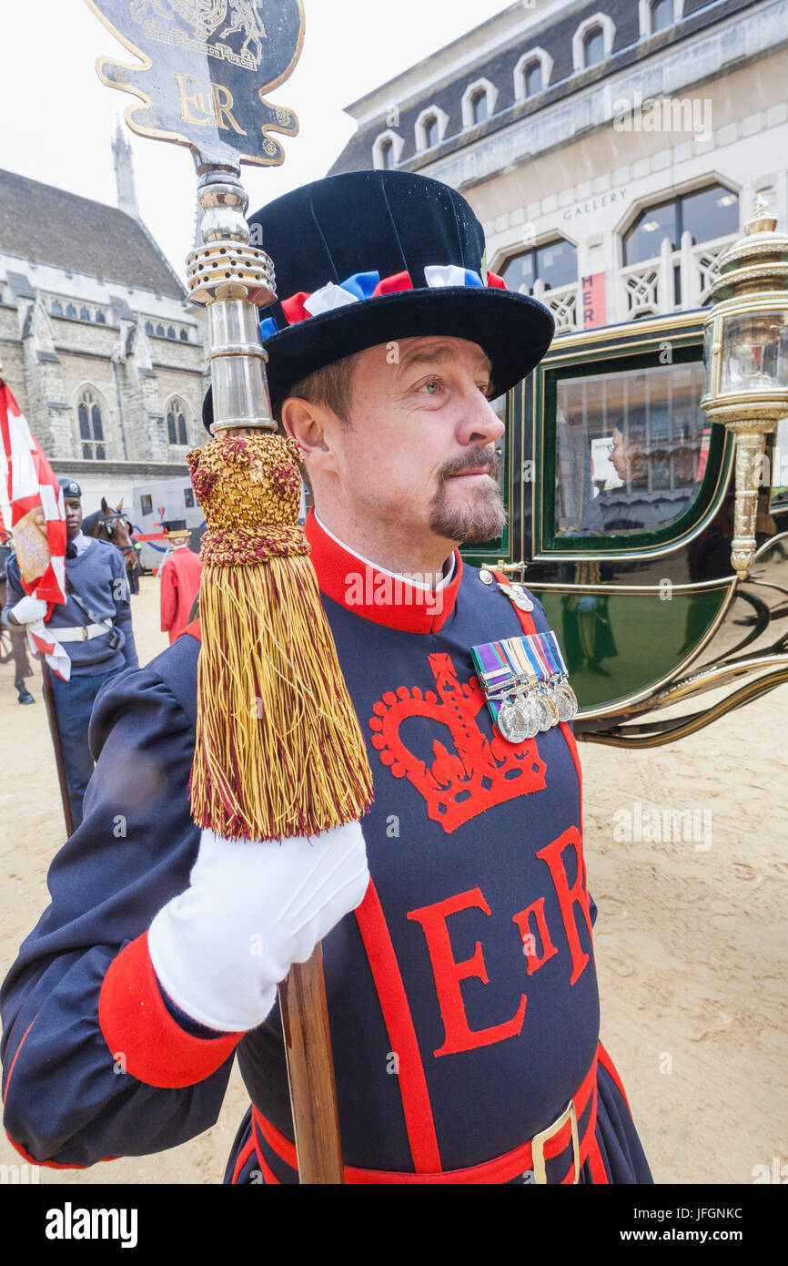 Beefeater hi-res stock photography and images - Alamy