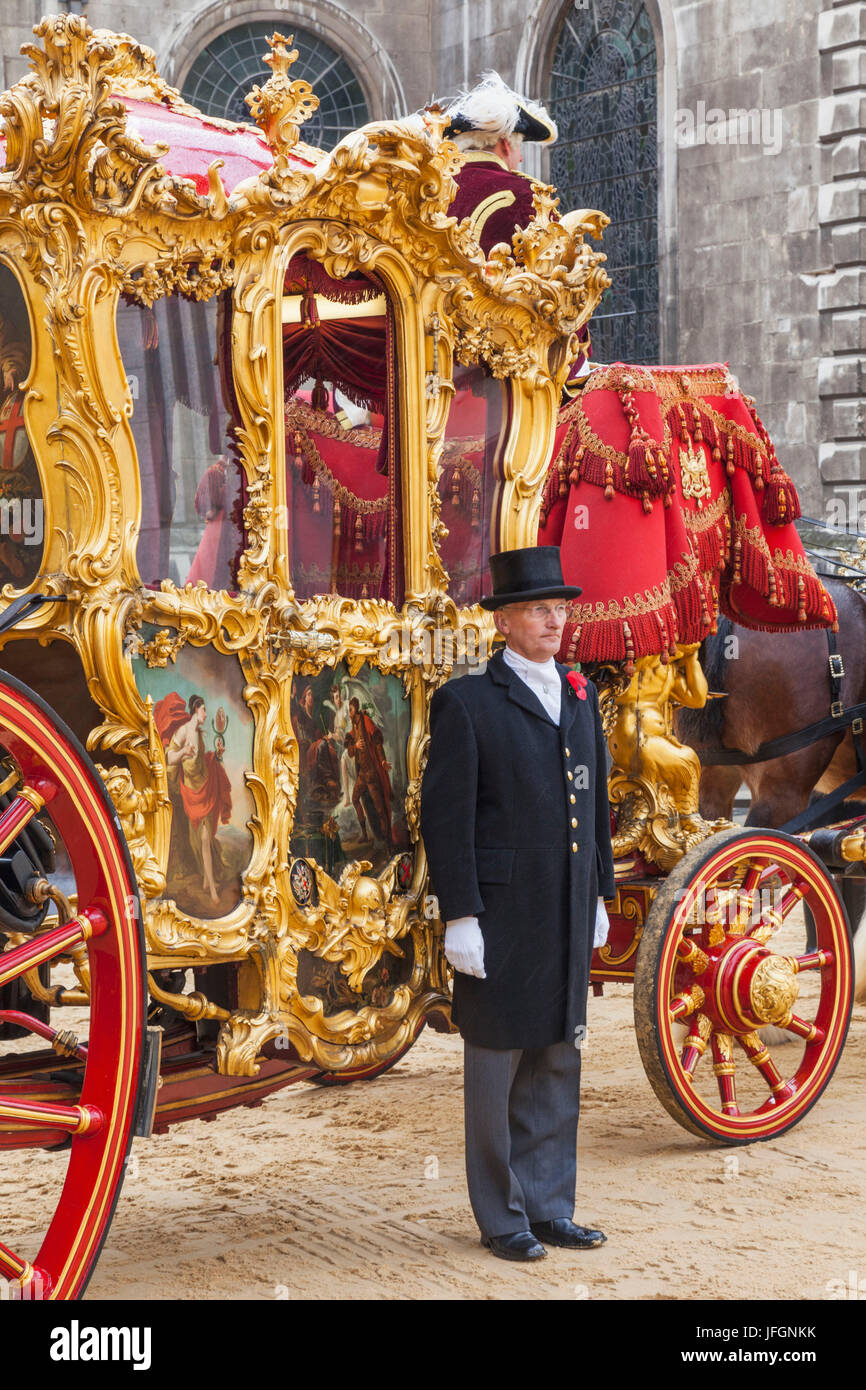 Lord mayor of london state coach hi-res stock photography and images ...