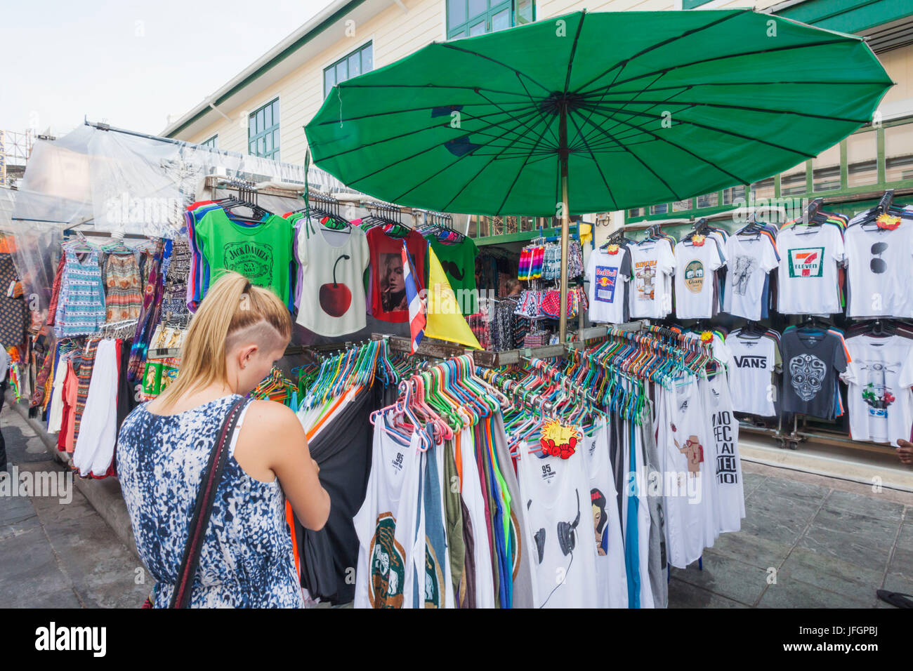 Clothes stall shopping hi-res stock photography and images - Alamy