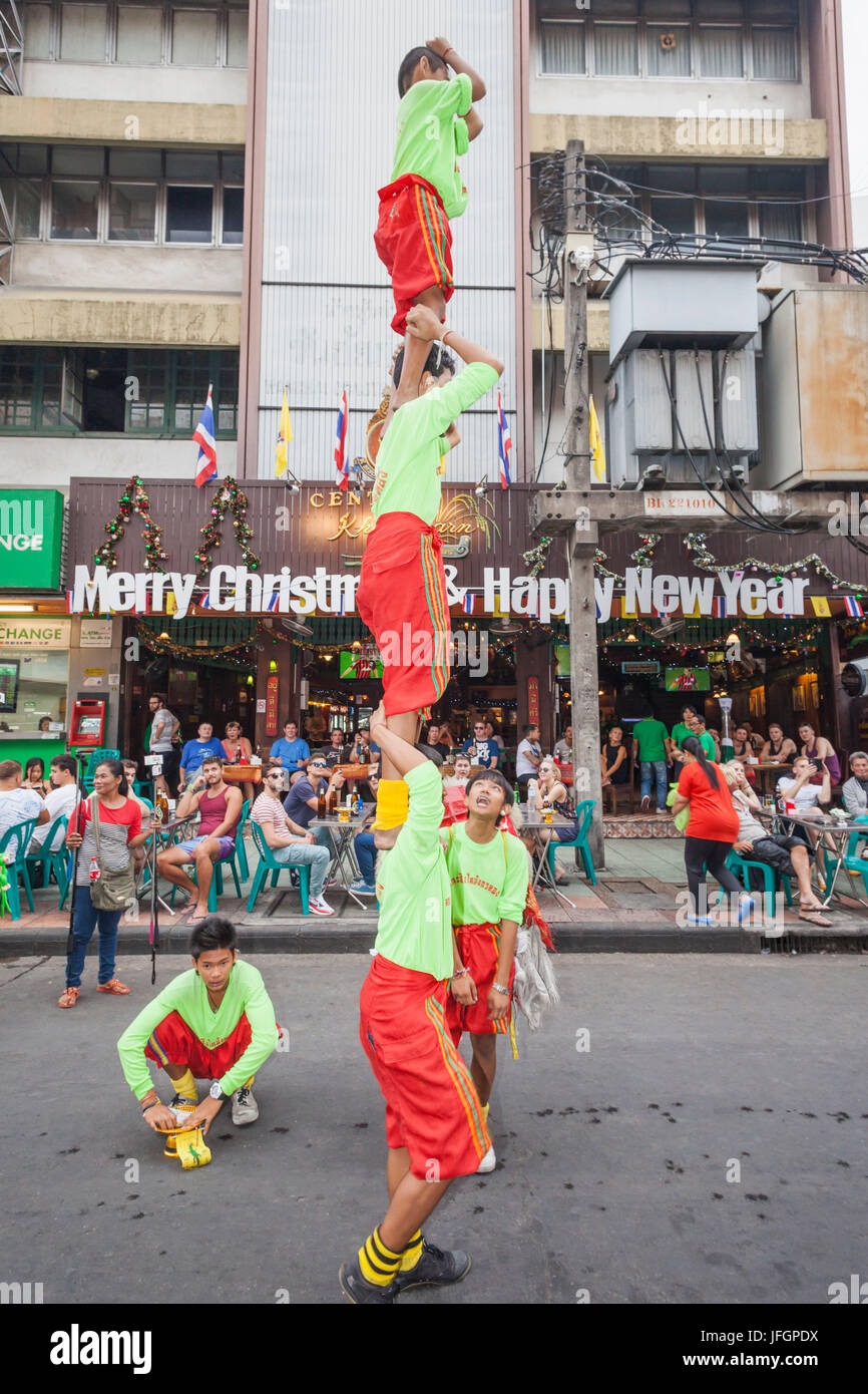 Acrobatic performance hi-res stock photography and images - Alamy