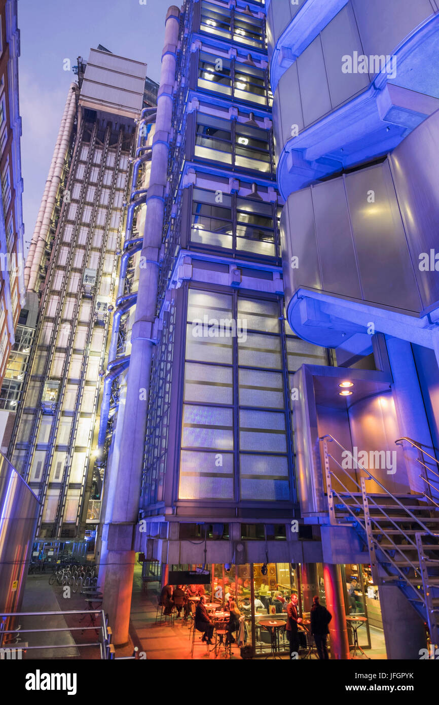 Lloyd's of london building office hi-res stock photography and images ...