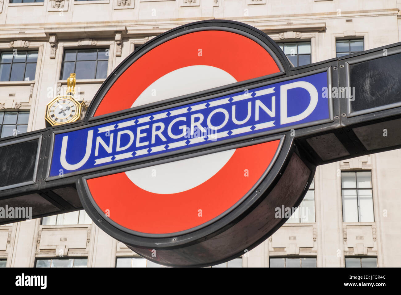 England, London, Underground Sign Stock Photo - Alamy