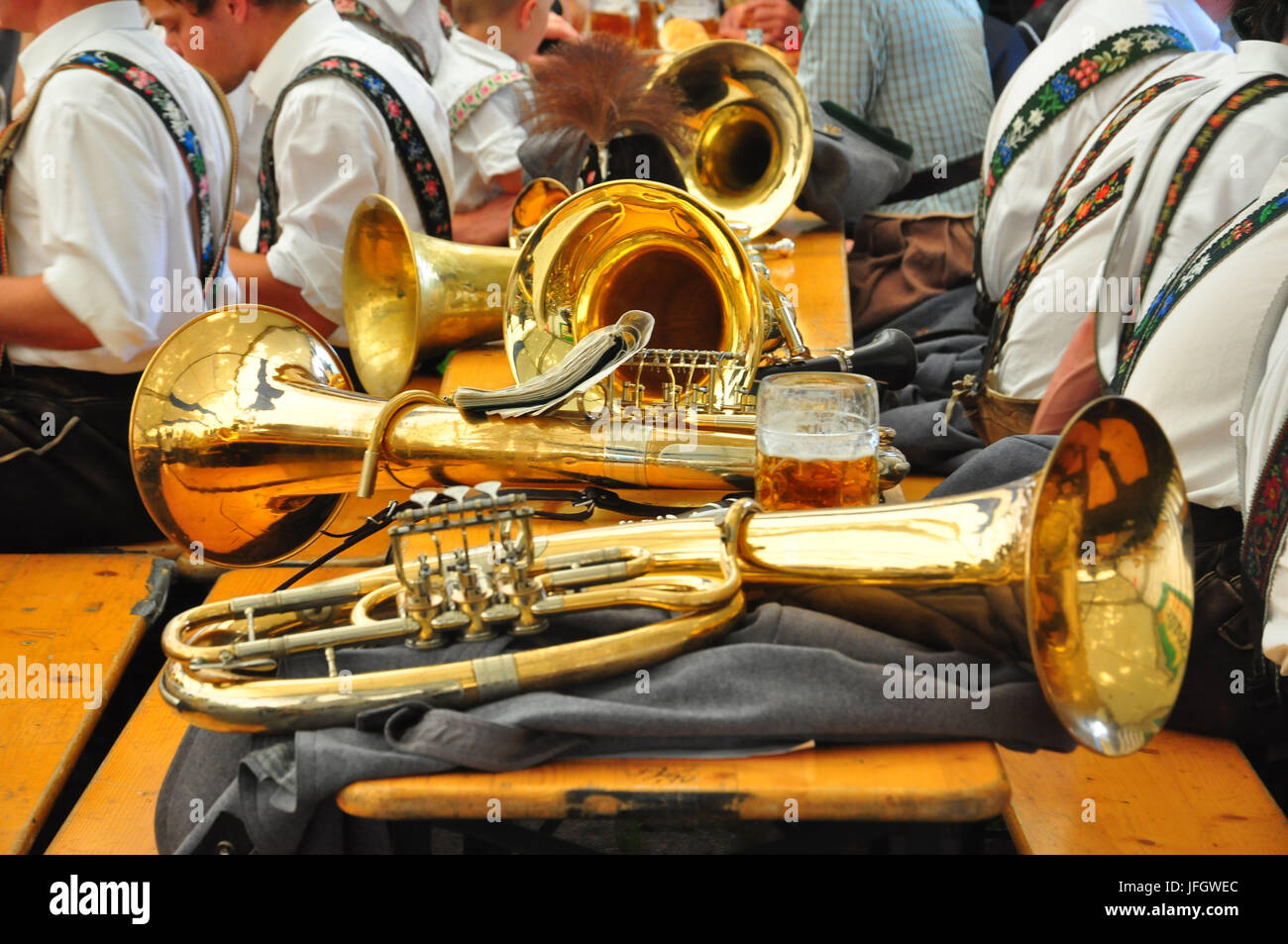Wind instruments hi-res stock photography and images - Alamy