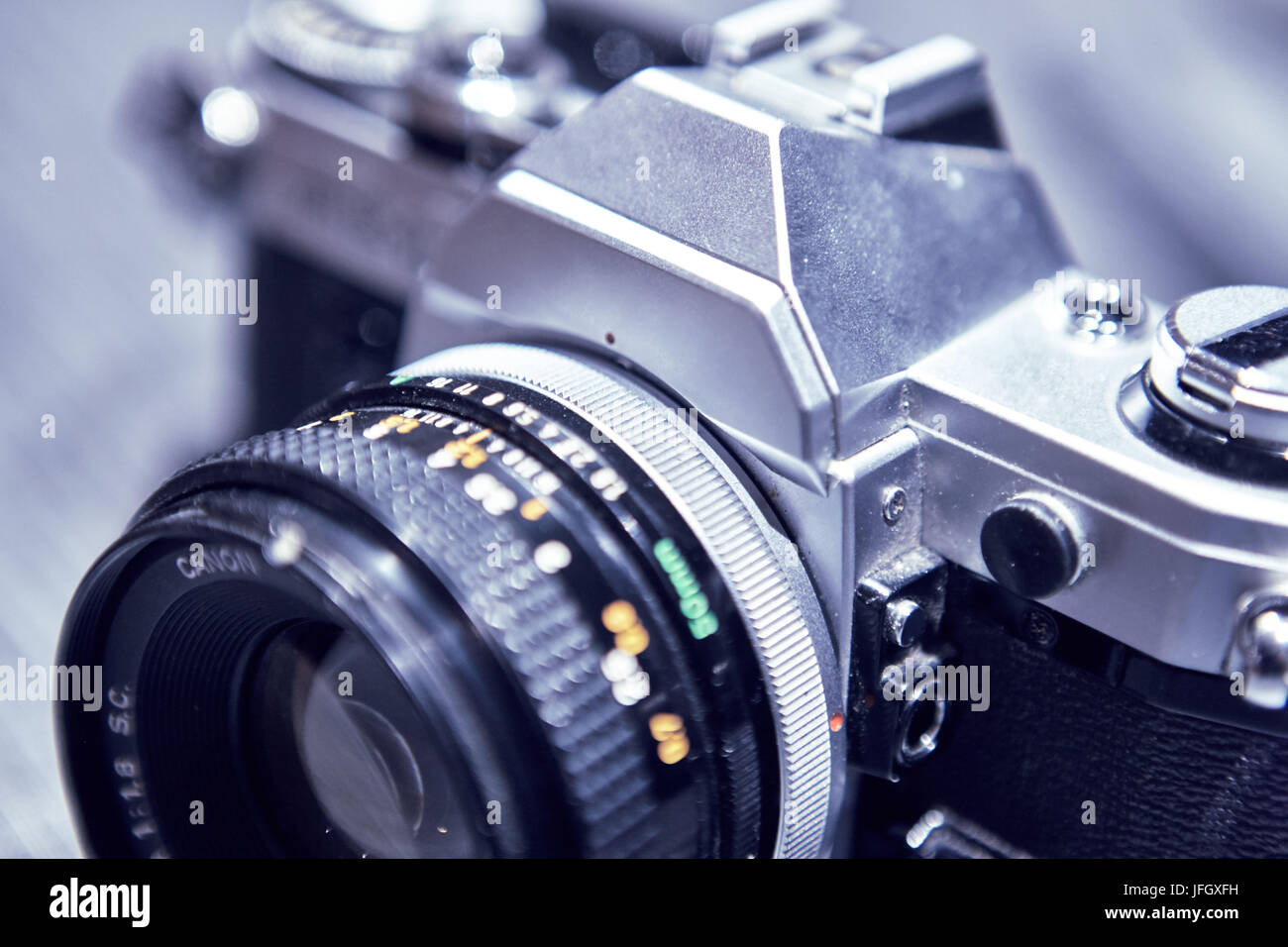 Small slr camera hi-res stock photography and images - Alamy