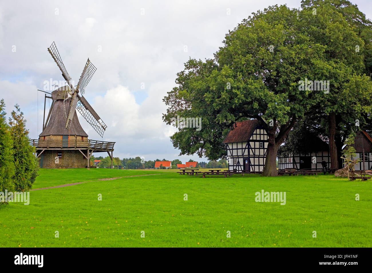 old windmill, gallery Dutchman with timber-framed buildings ...
