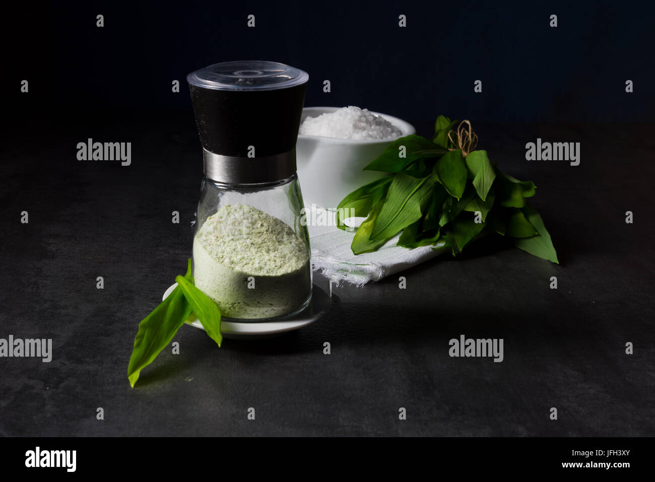 Wild garlic salt Stock Photo - Alamy