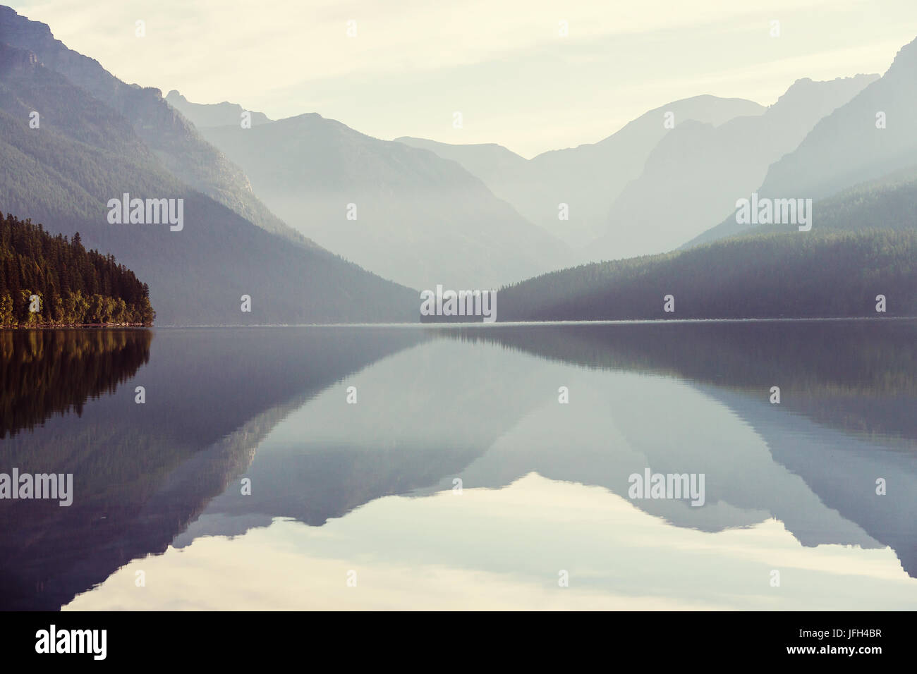 Bowman Lake Glacier Stock Photos & Bowman Lake Glacier Stock Images - Alamy