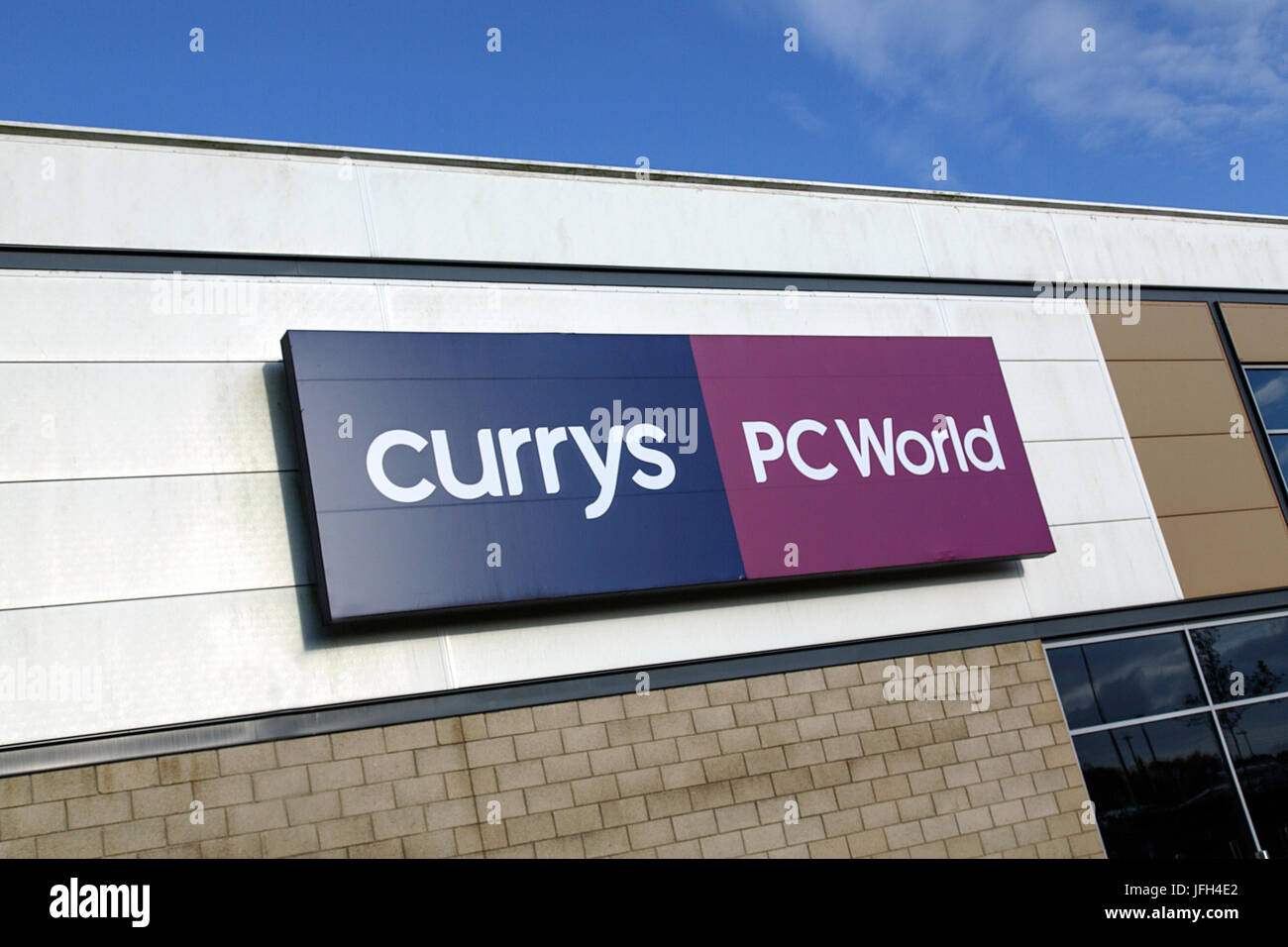 Currys Entrance High Resolution Stock Photography and Images - Alamy