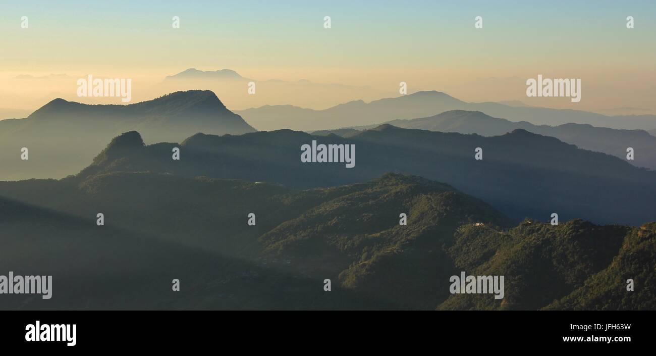 Tourism trekking in nepal places to see hi-res stock photography and ...