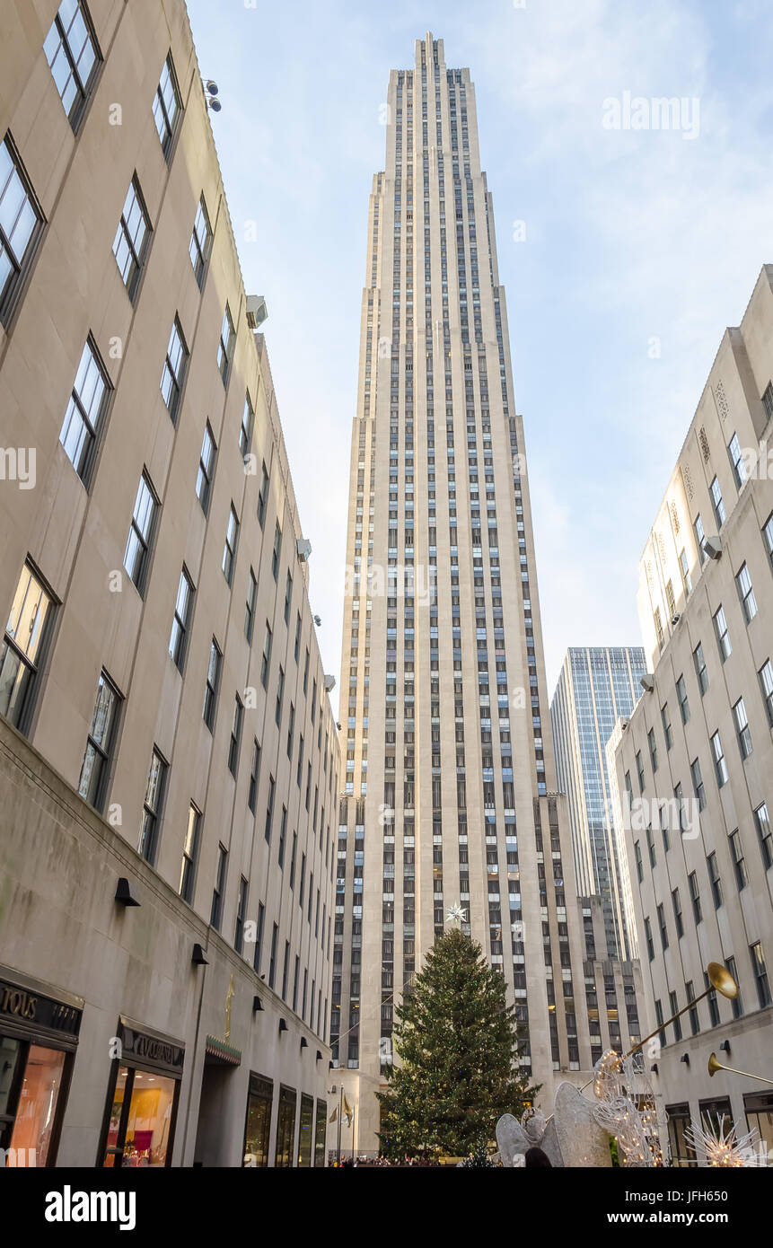 Skyscraper Looking Up