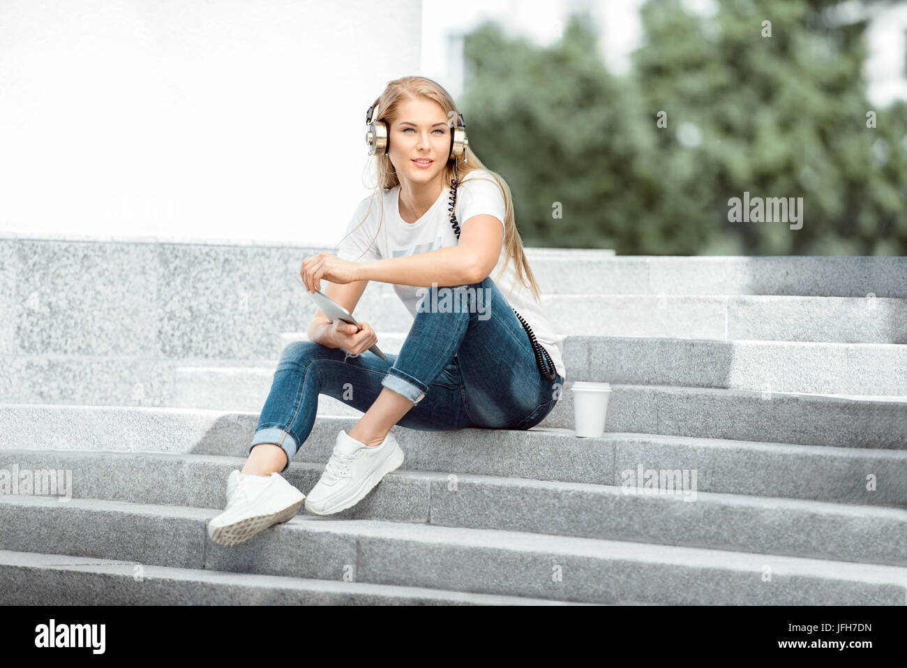 Urban music hi-res stock photography and images - Alamy