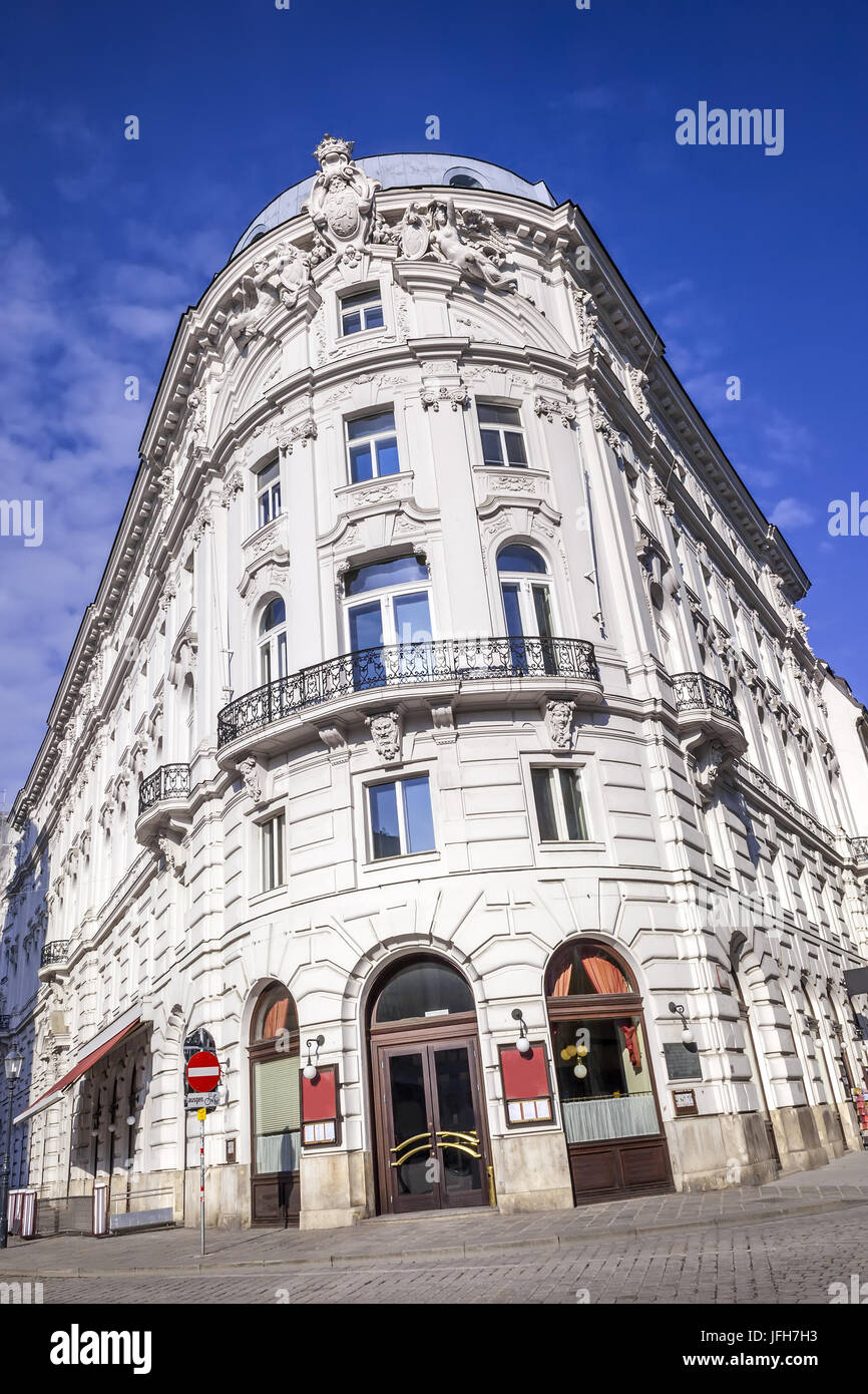 Corner house in old hi-res stock photography and images - Alamy