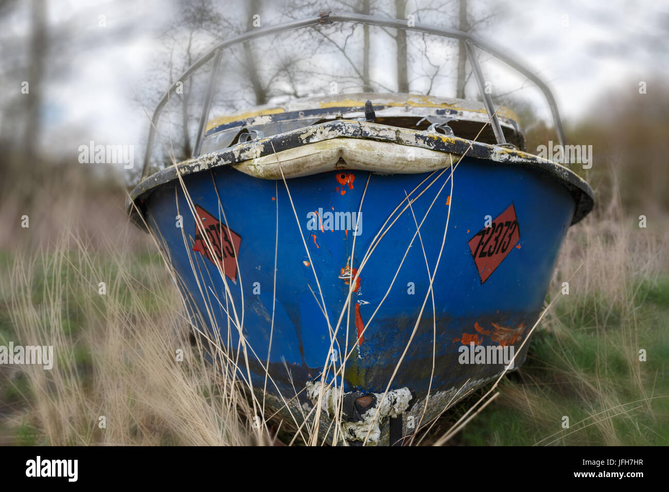 Edge of boat hi-res stock photography and images - Alamy