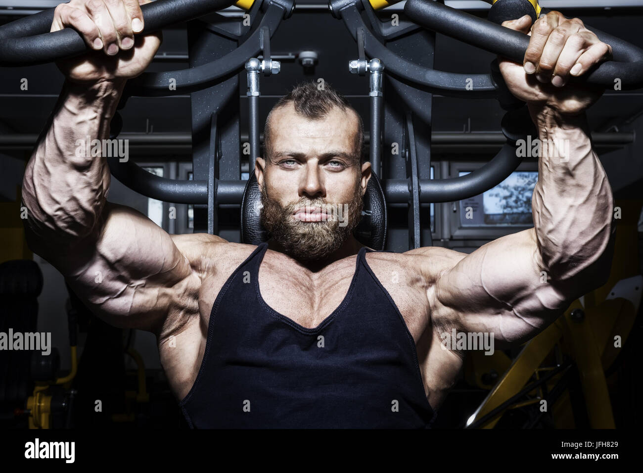 handsome bearded bodybuilding man Stock Photo - Alamy