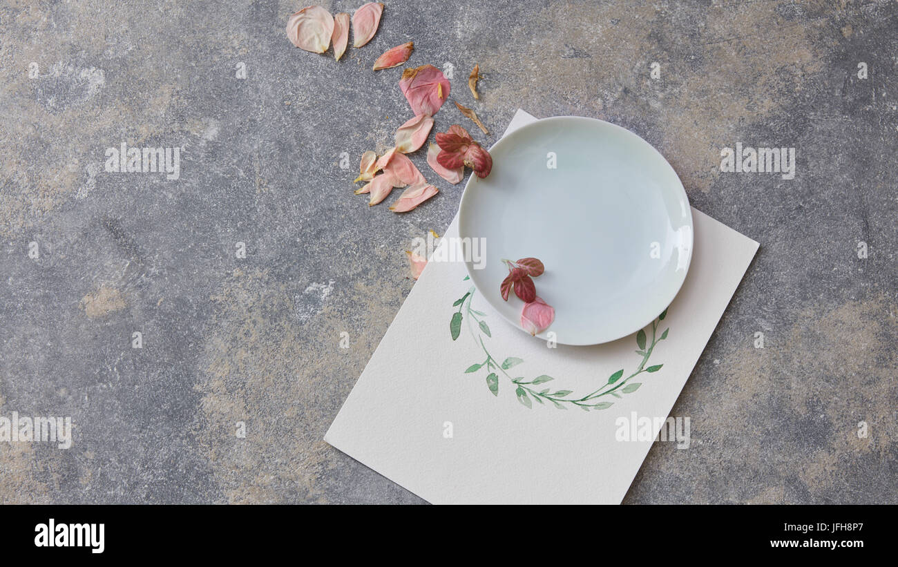 Paper plate decoration hi-res stock photography and images - Alamy