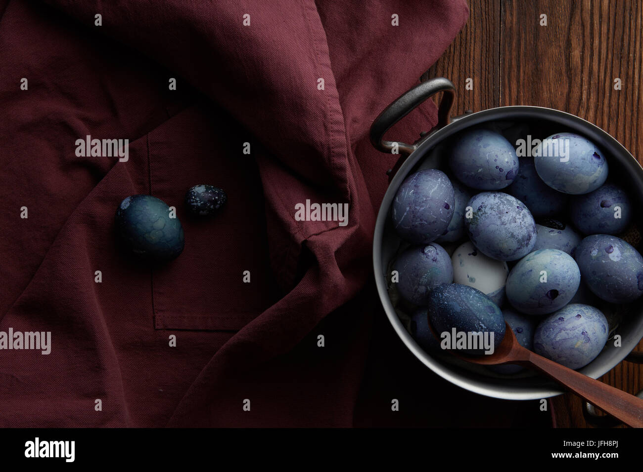 Pan with easter eggs Stock Photo - Alamy