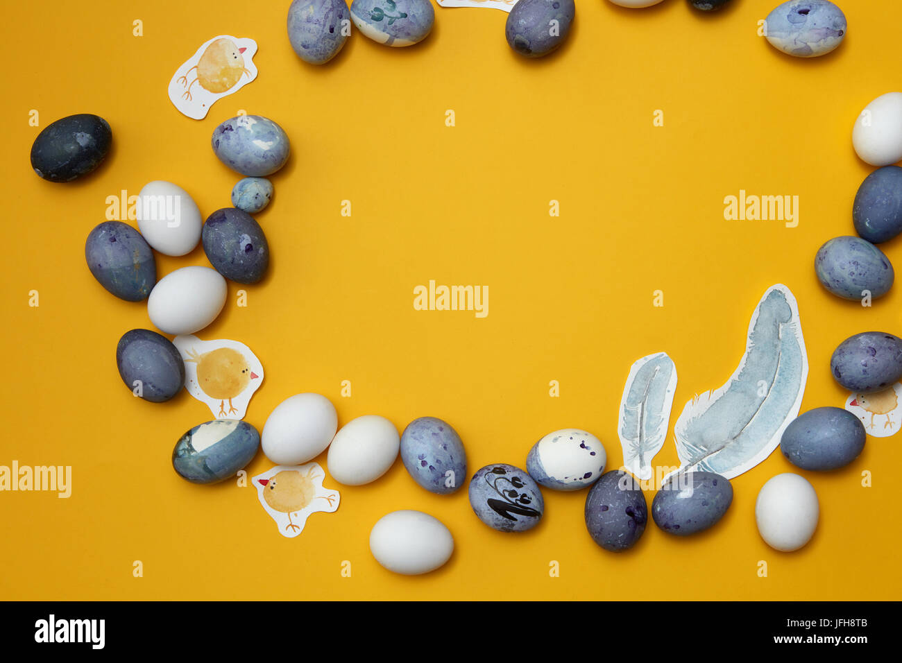 Round frame of Easter eggs Stock Photo - Alamy