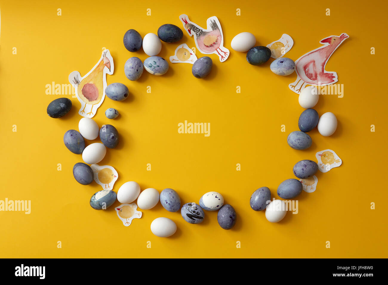 Round frame of Easter eggs Stock Photo - Alamy