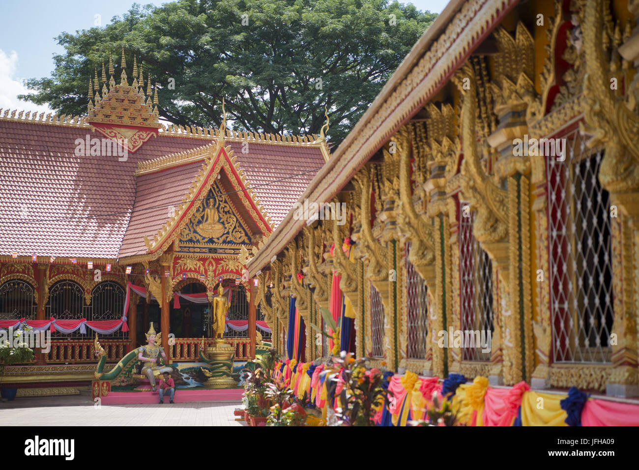 LAOS VIENTIANE WAT SI MUANG Stock Photo - Alamy