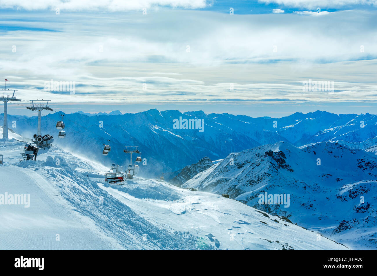 Morning winter ski resort Molltaler Gletscher (Austria Stock Photo - Alamy