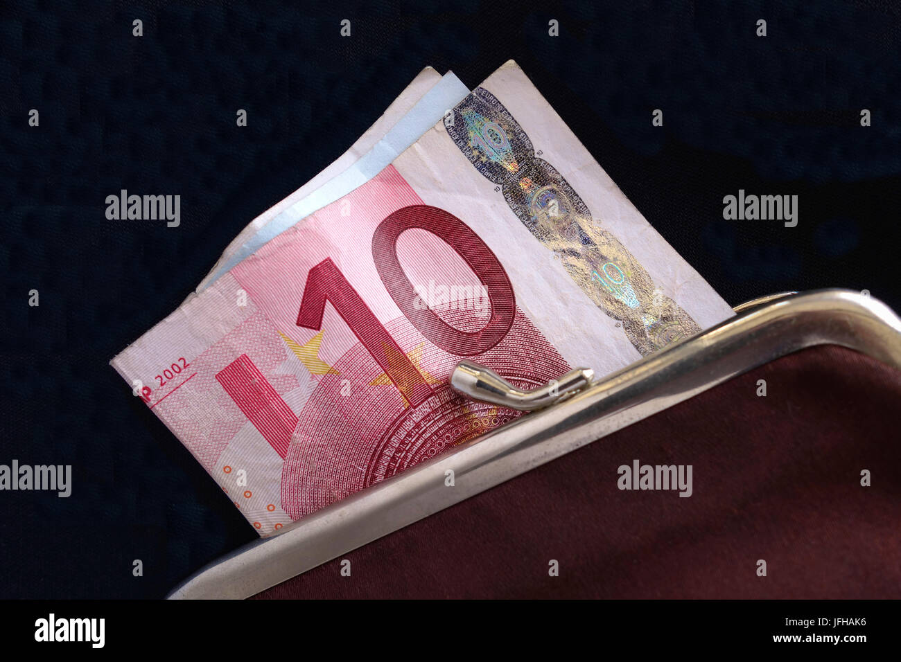 Female wallet notes hi-res stock photography and images - Alamy