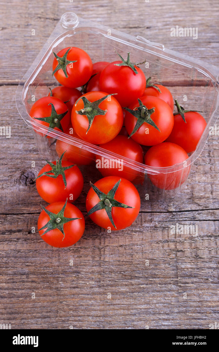 Tomato in a box hi-res stock photography and images - Alamy