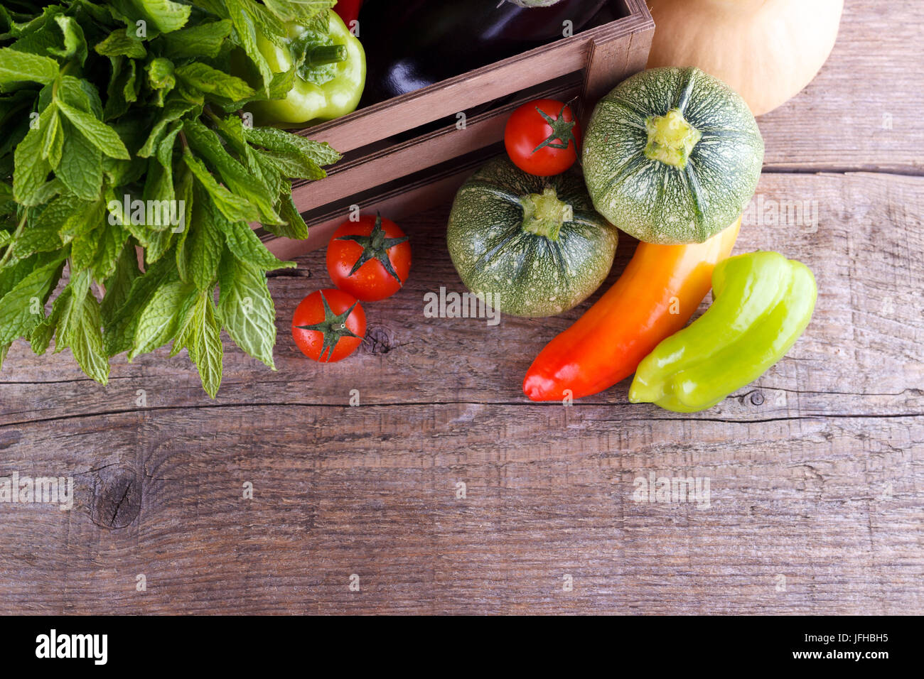 Vegetables in a box hi-res stock photography and images - Alamy