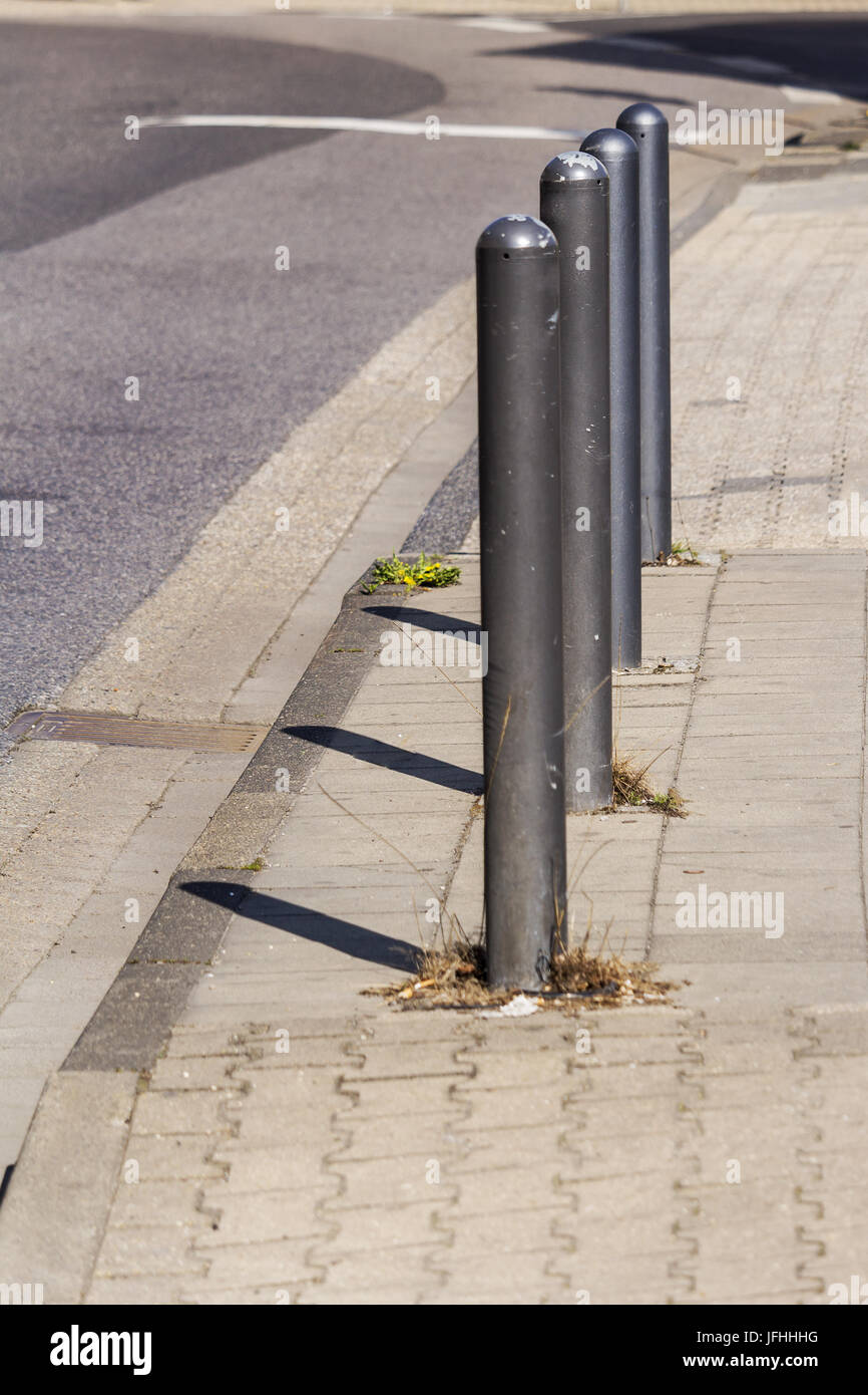 Closed metal gate Stock Photo - Alamy