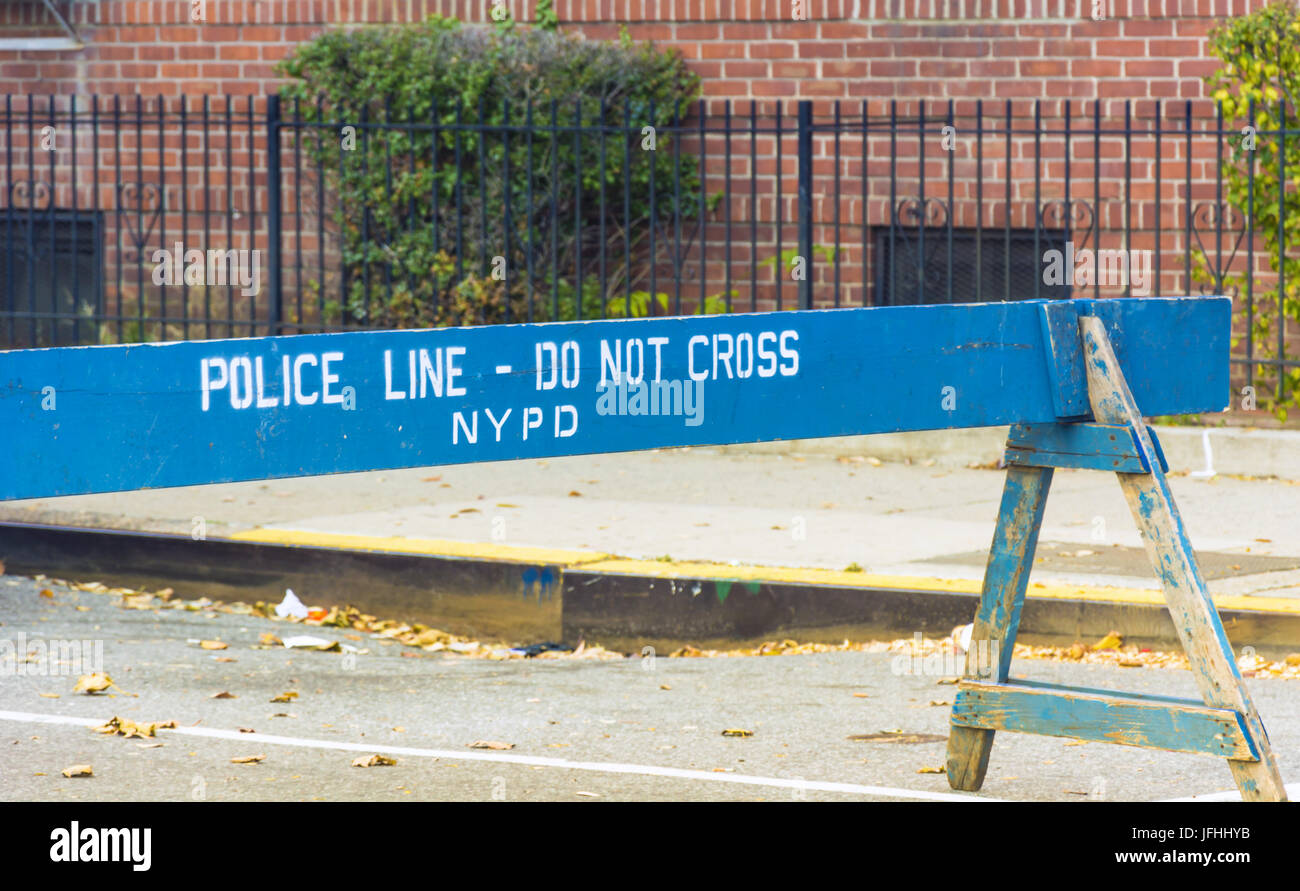 Car accident sidewalk new york hi-res stock photography and images - Alamy