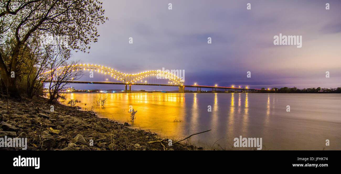 Hernando de Soto Bridge - Memphis Tennessee at night Stock Photo - Alamy
