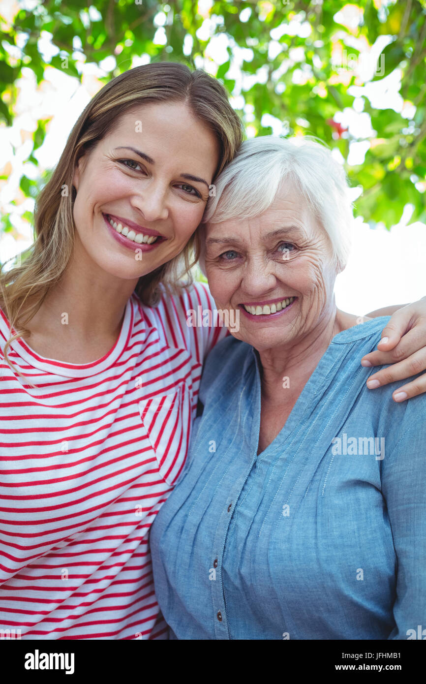 Arm around daughter hi-res stock photography and images - Alamy