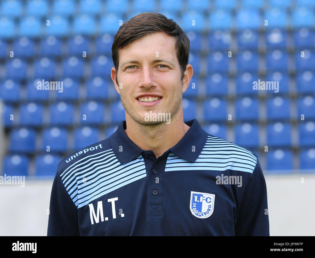 Torwart trainer hi-res stock photography and images - Alamy