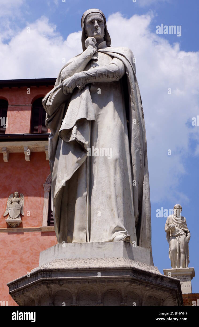 Famous Dante in Verona,Italy Stock Photo - Alamy