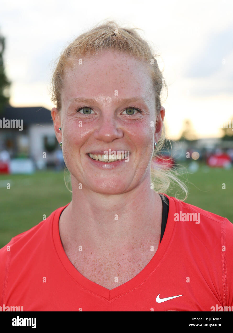 Hammer thrower betty heidler germany hi-res stock photography and ...