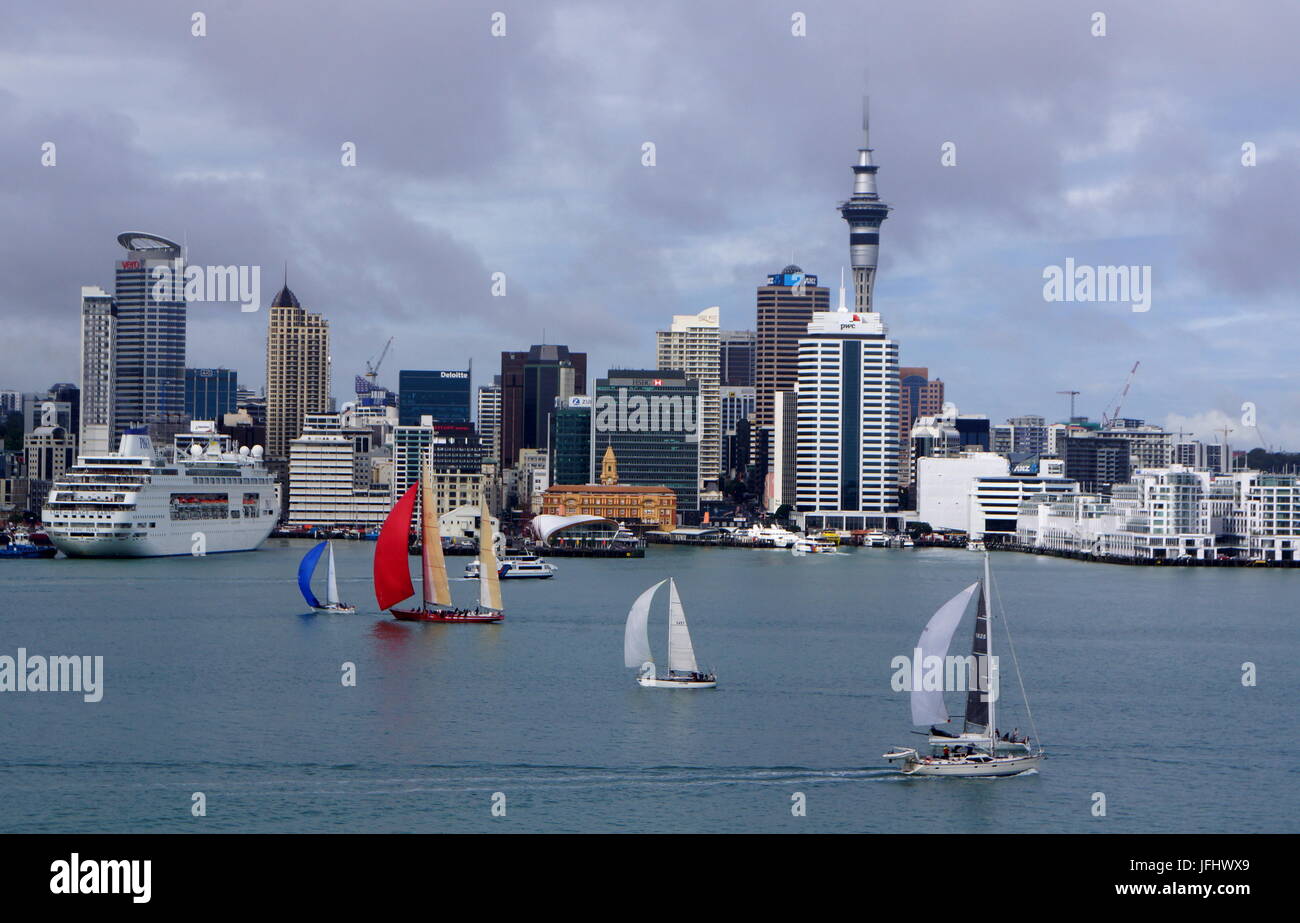Auckland panoramic skyline hi-res stock photography and images - Alamy