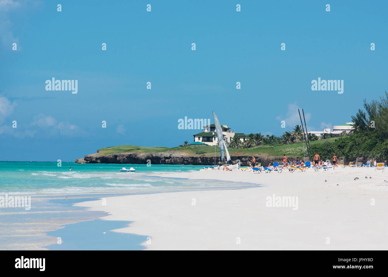 White beach with turquoise water in Cuba Varadero Stock Photo - Alamy