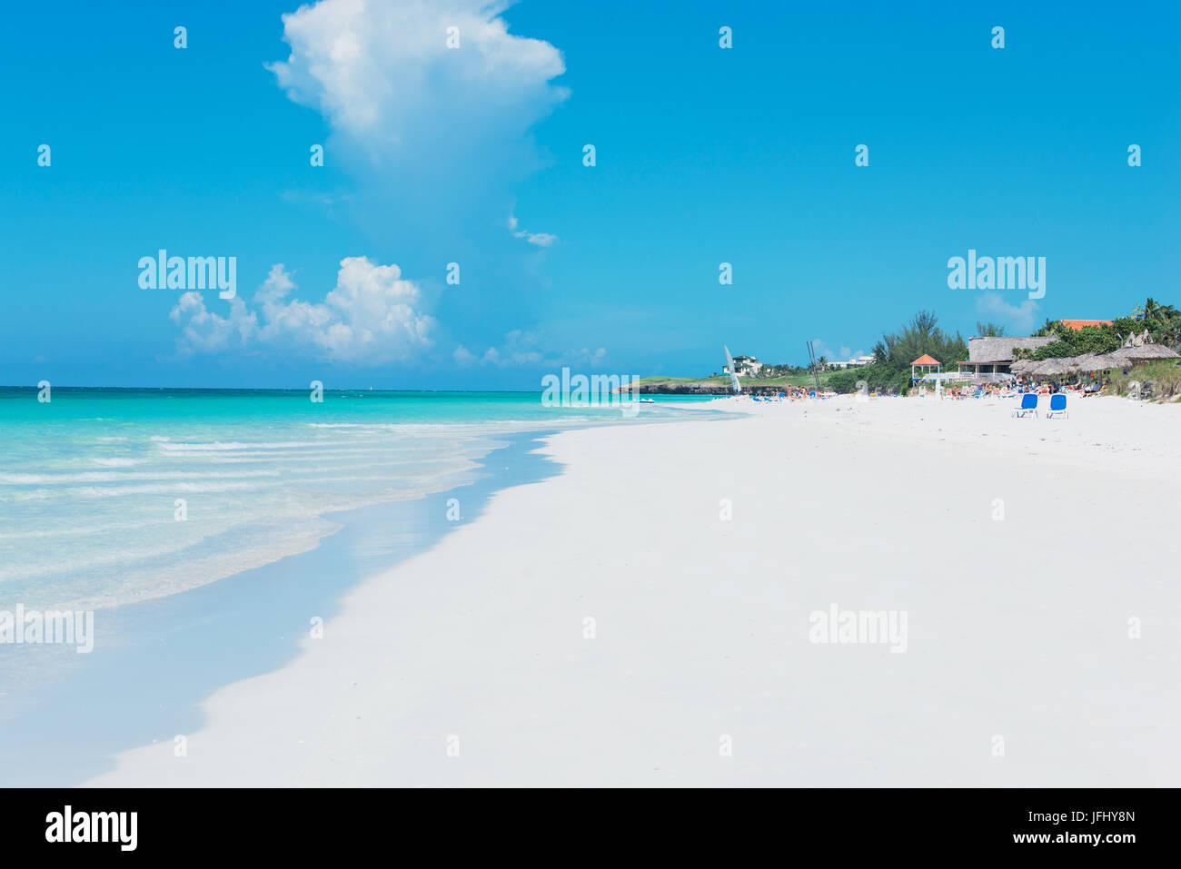 White beach with turquoise water in Cuba Varadero Stock Photo - Alamy