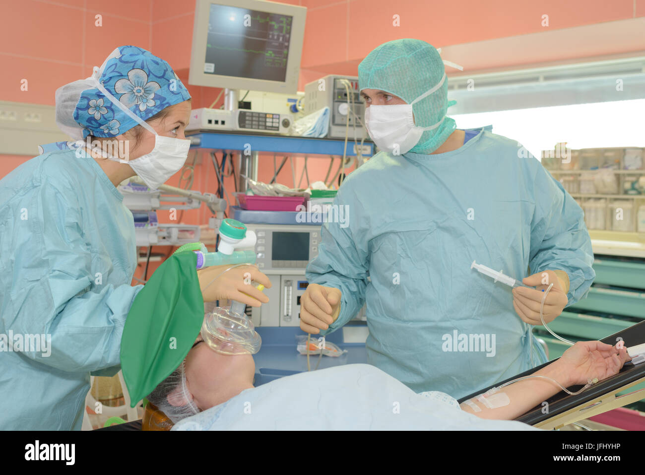 administering the anesthesia Stock Photo - Alamy