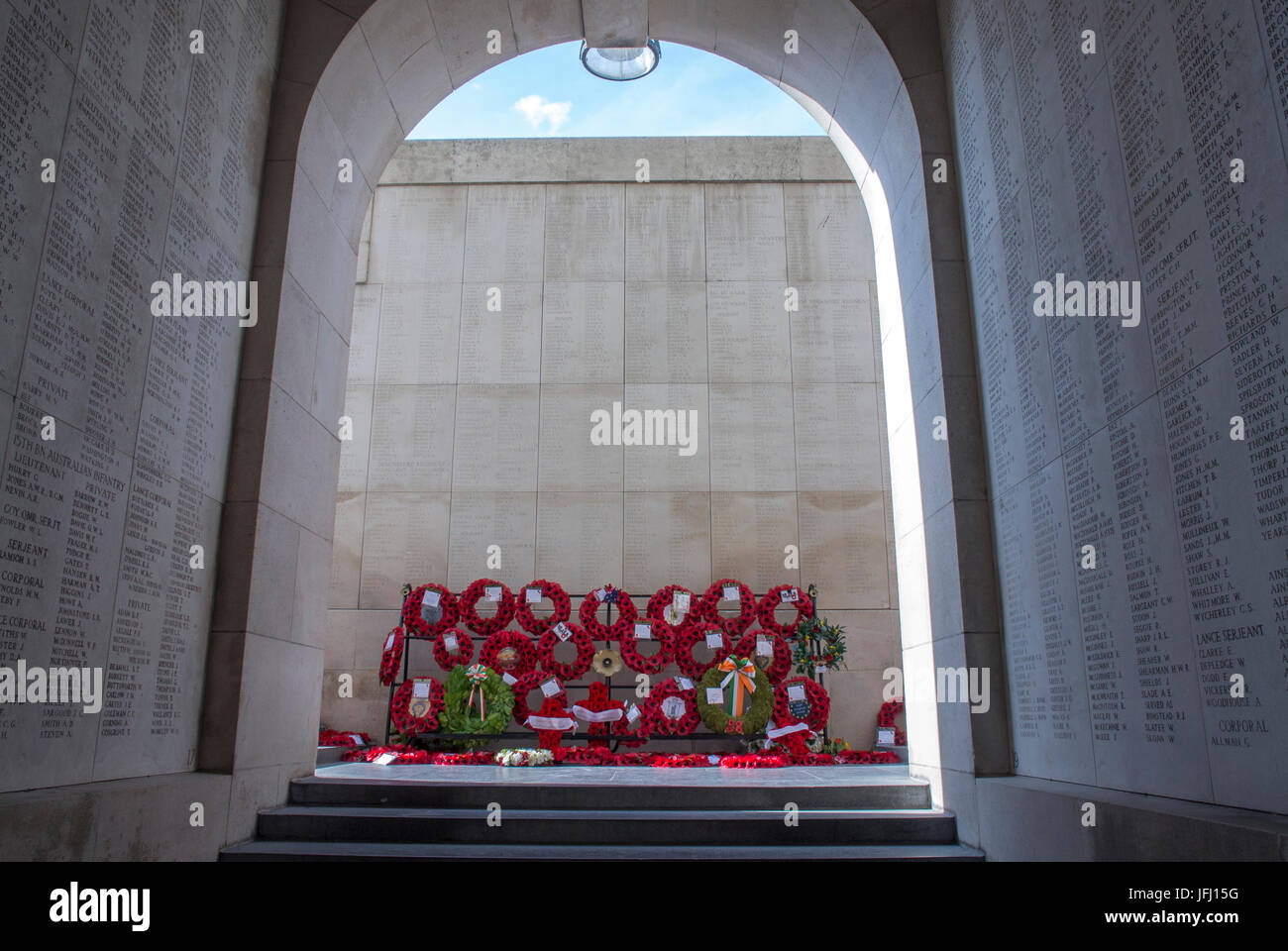 British soldiers ww1 graves unknown hi-res stock photography and images ...