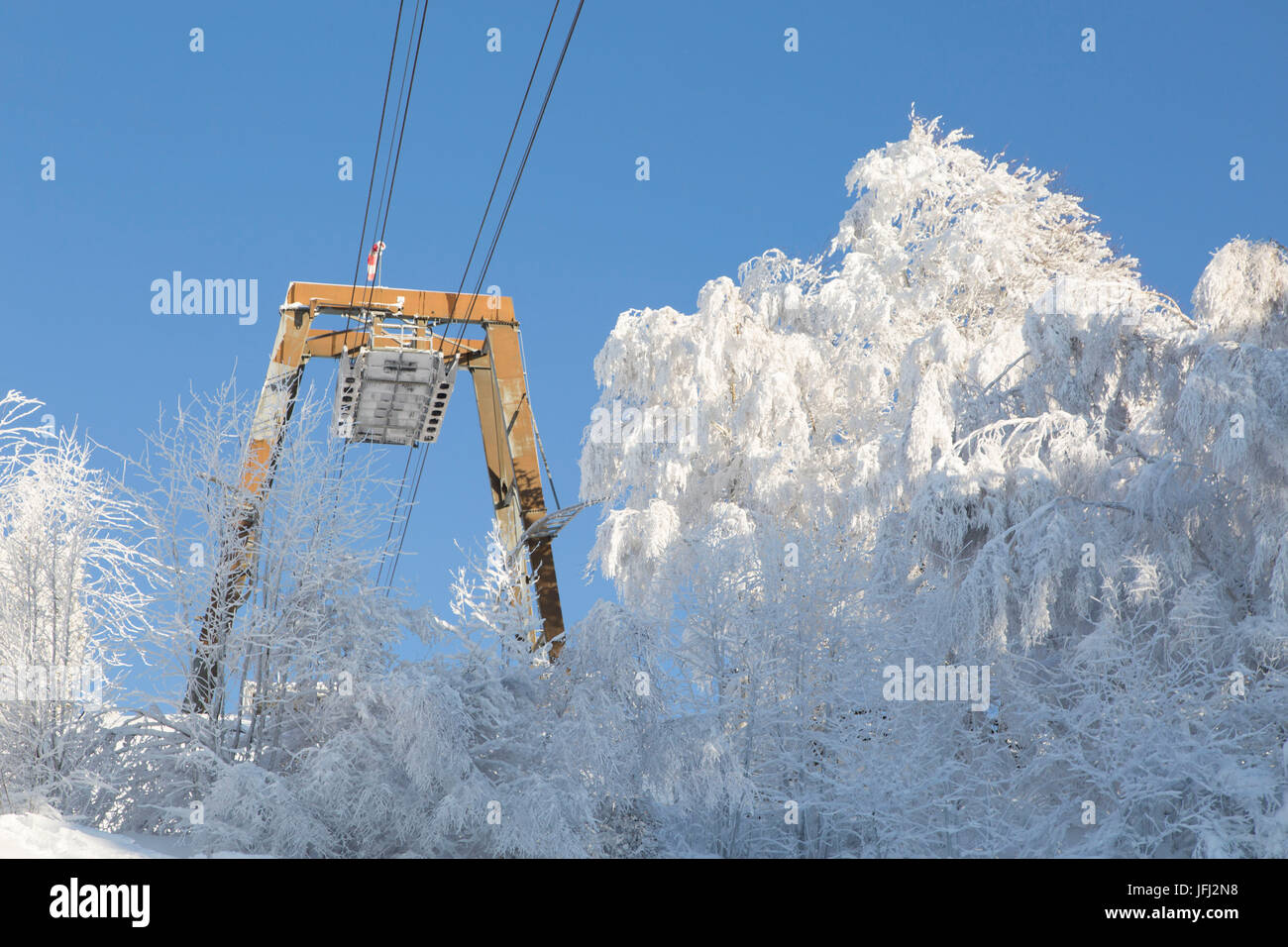 Ropeway pillar hi-res stock photography and images - Alamy