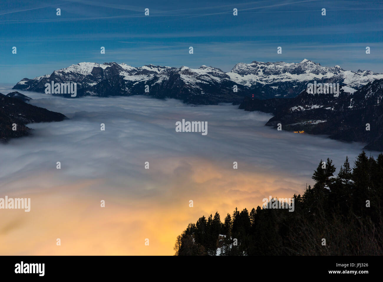 High fog caps hi-res stock photography and images - Alamy