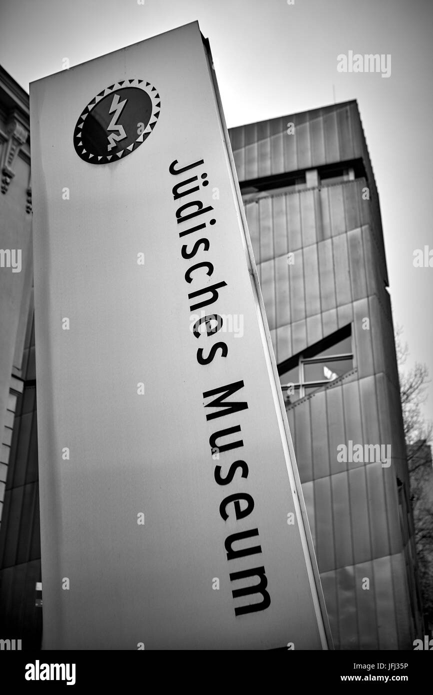 Germany museum, outside Black and White Stock Photos & Images - Alamy