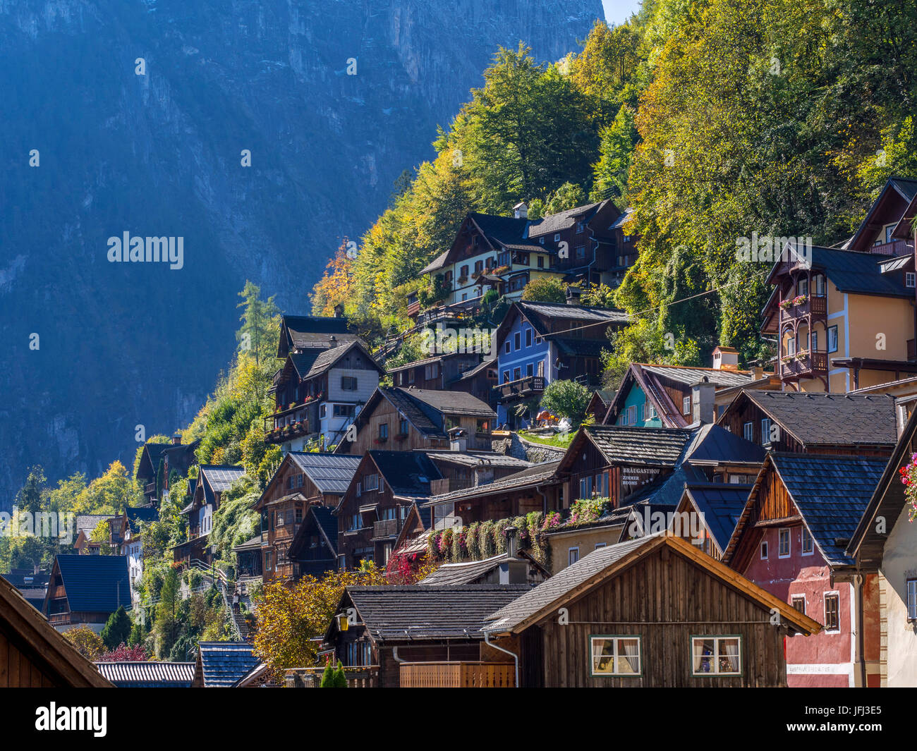 Hallstatt at the hallstatter lake hi-res stock photography and images ...